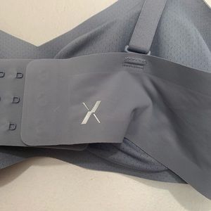 knix | Intimates & Sleepwear | Knix Grey Bra Sz 2 Has Removable Pads ...
